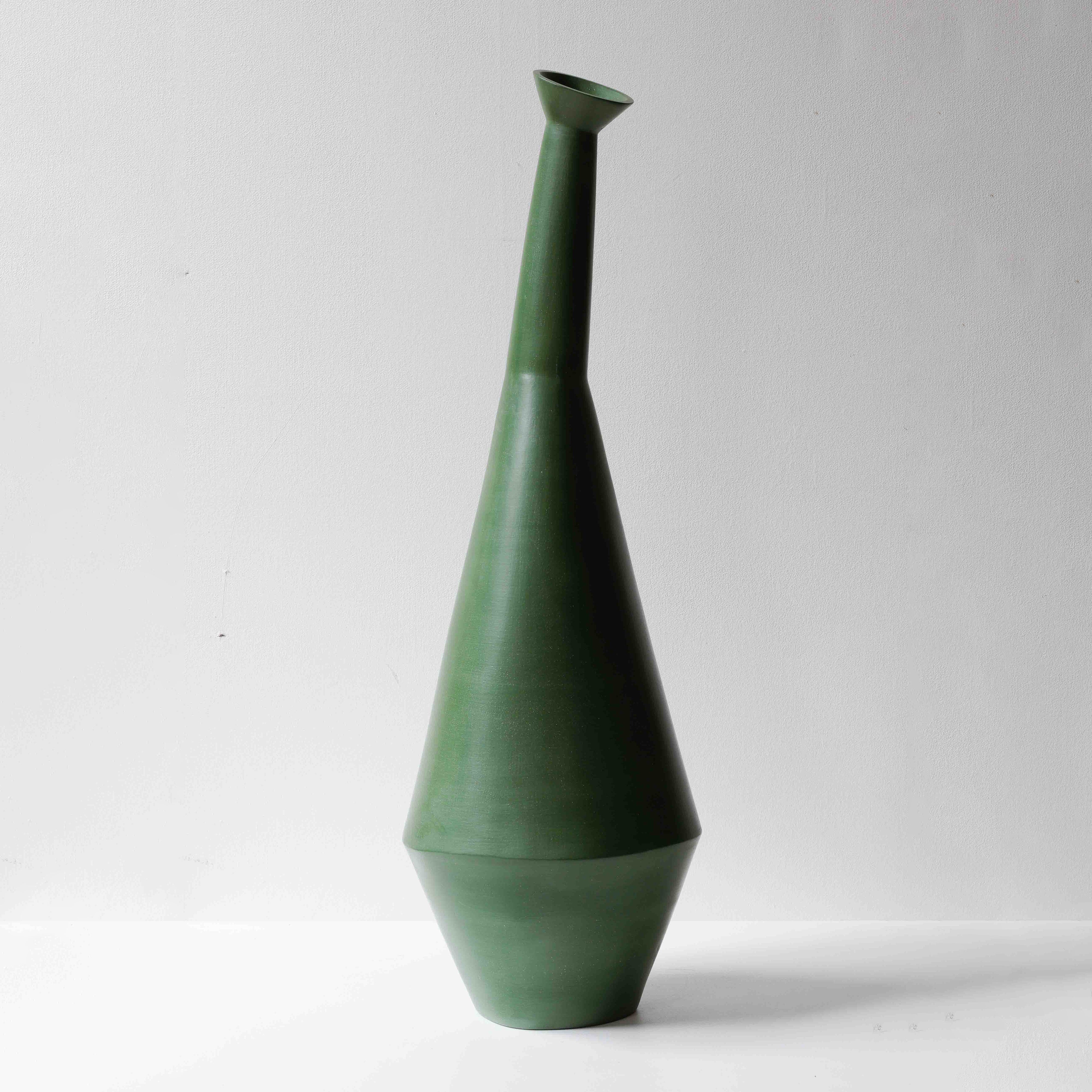 Caroline Gray | Sculptural Ceramics Exploring Colour and Form – Slancha